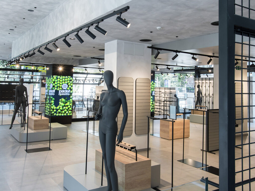 Proyecto de interiorismo Padel Nuestro - Tribeka Estudio Real retail